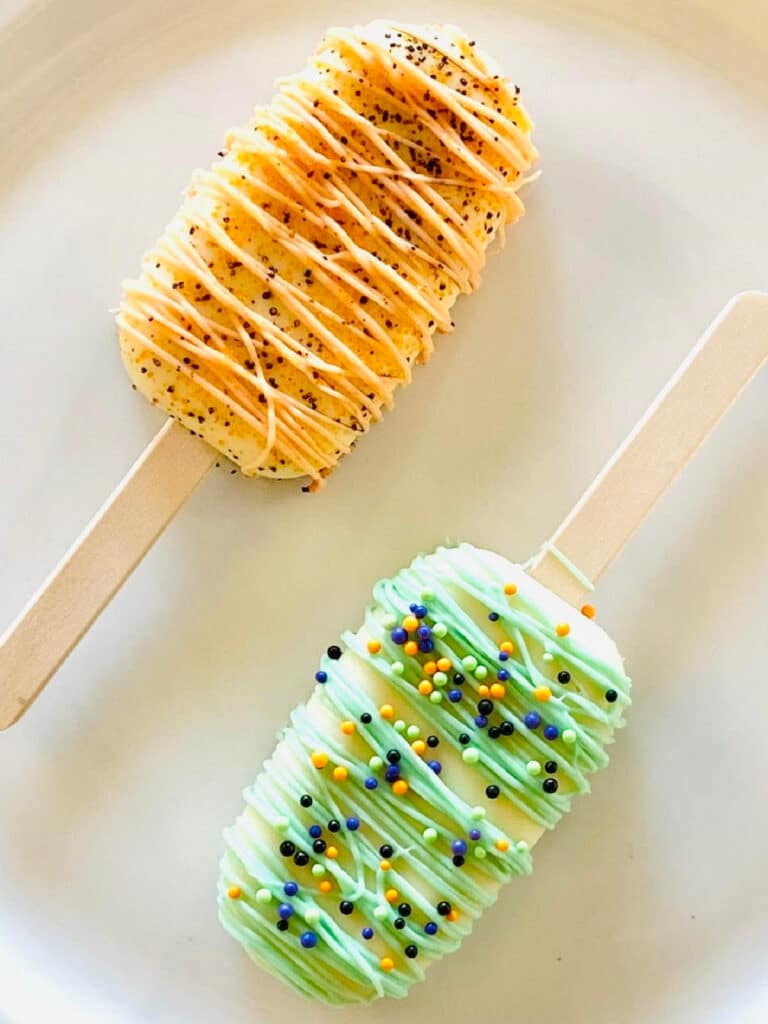 Halloween Cake Popsicles - Aubrey's Kitchen